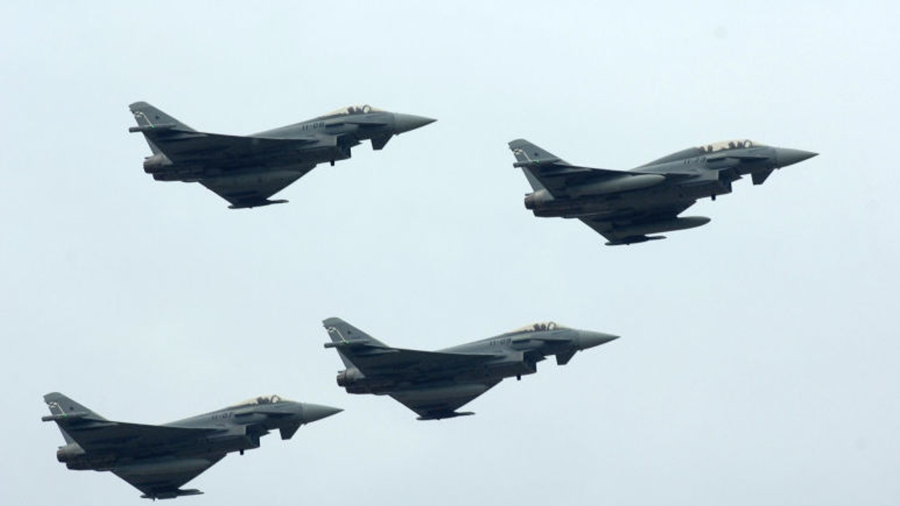 Spania trimite în România opt avioane de vânătoare și 130 de militari