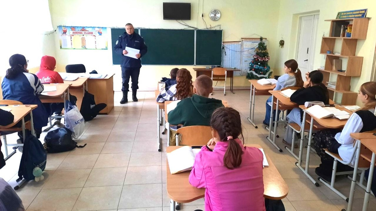 Lecții anti-drog în școli. Peste 43.000 de elevi au fost instruiți în ...